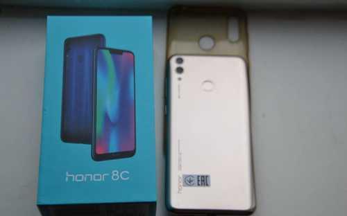 Продаю смартфон honor 8C 3/32гб