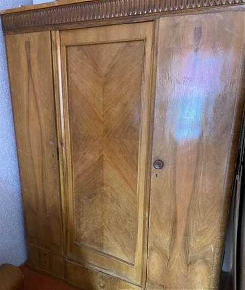 Старинная антикварная мебель шкаф шифонер