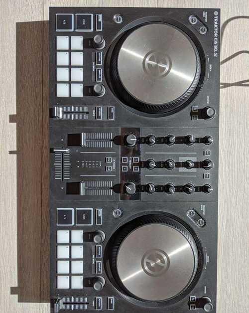 Dj контролер Native Instruments Traktor Kontrol S2