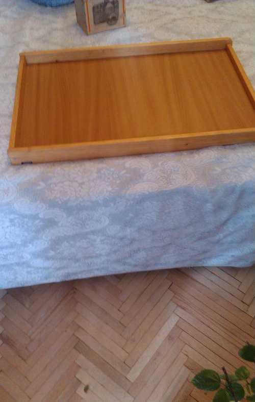 Столик на кроватку пеленальный