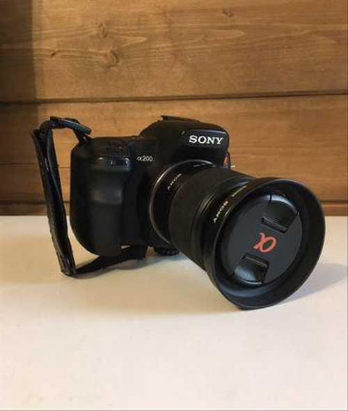 Зеркальный фотоаппарат Sony Alfa a200 + объектив