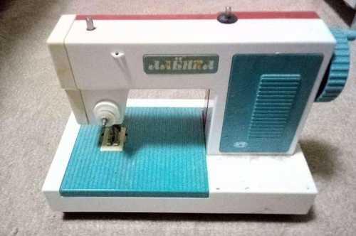 Детская швейная машинка Аленка СССР