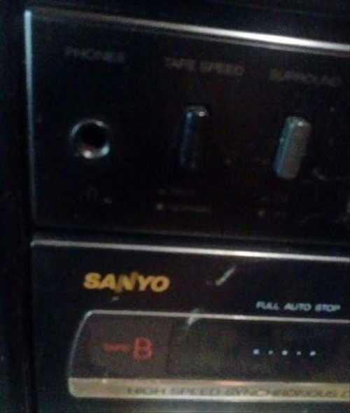 Кассетный магнитофон sanyo