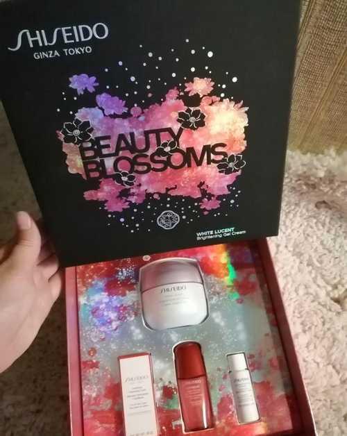 Набор Shiseido beauty blossoms white