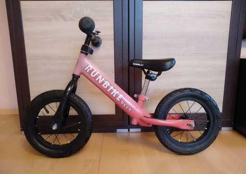 Продам беговел runbike