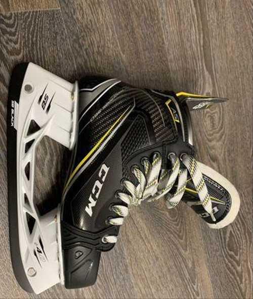 Коньки хоккейные CCM as1 размер 9.5 D
