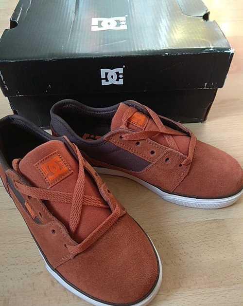 Новые кожаные кеды DC Shoes, 33