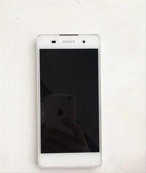Телефон Sony Xperia E 5