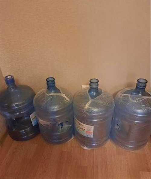 Почему 19 литров. Тумба для бутылей 19 литров. Тумба для бутыли 19 литров для дома. Подставка для воды 19 литров деревянная своими руками. Купить тумбу для воды 19 литров.