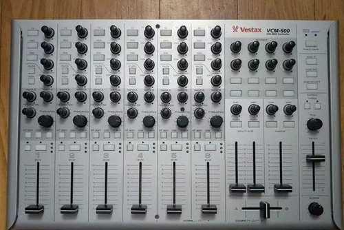 Миди контроллер Vestax VCM-600