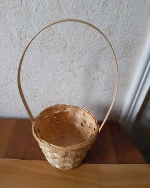 Корзинка плетеная из лозы