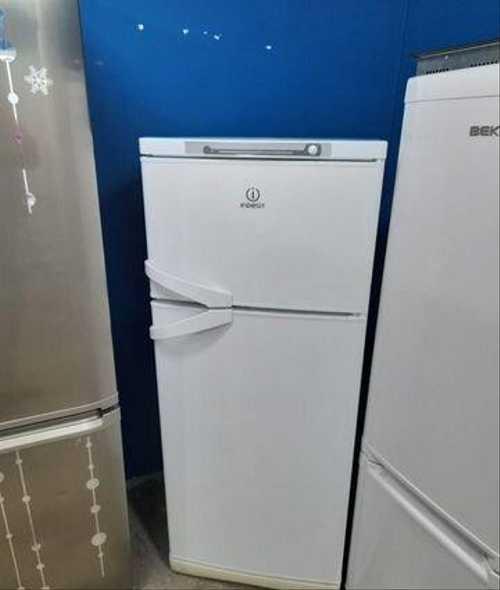 Холодильник маленький Indesit 145см в отл.сост