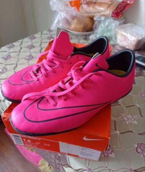 Футбольные бутсы nike mercurial