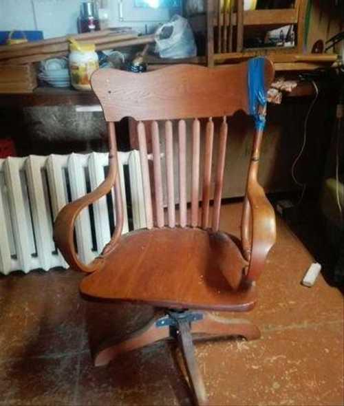 Антикварное офесное кресло