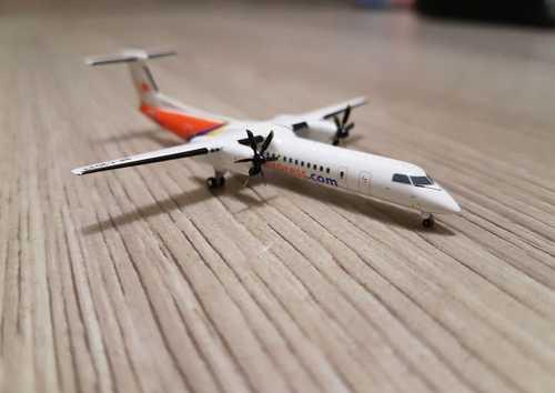 Самолет Gemini Jets Bombardier Q400 1/400