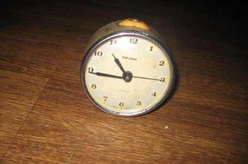 Старинные часы - будильник