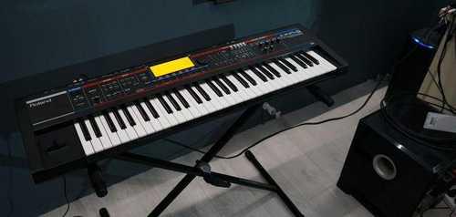 Roland Juno-G