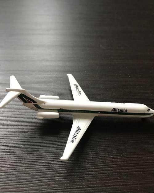 Макет самолета "Douglas MD 80"