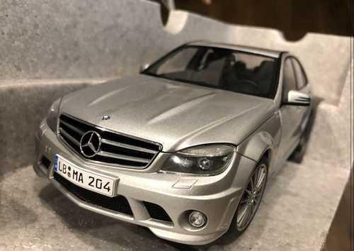 Mercedes Benz W204 AMG C63. Exclusive 1/18