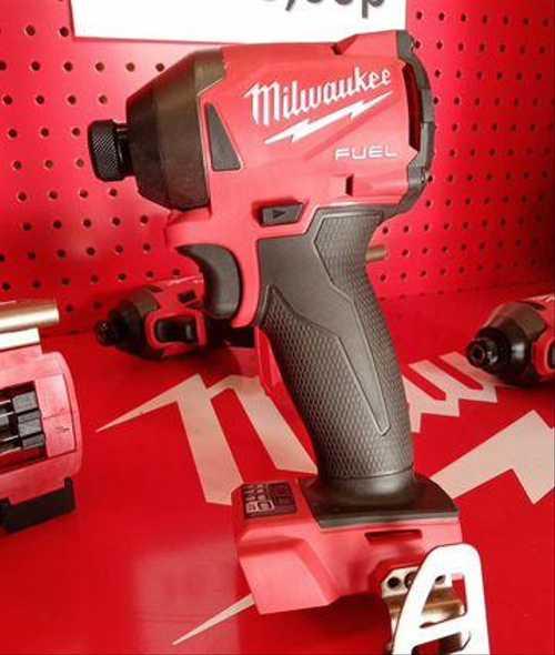 Винтоверт Milwaukee M18 FID2-0X