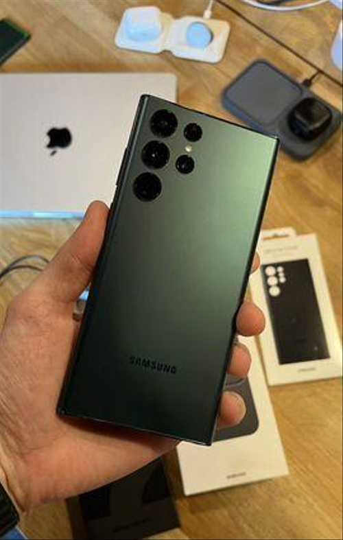 Samsung Galaxy S22 Ultra 12/1 тб + аксессуары