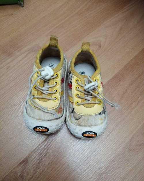 Кроссовки детские 20 рр