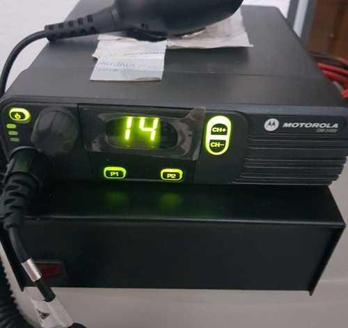 Рация автомобильная, радиостанция Motorola DM3400
