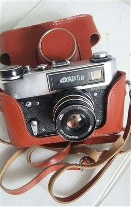 Плёночный фотоаппарат и камера