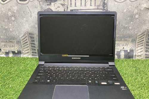 Ноутбук Samsung NP-900X3C