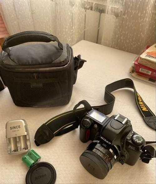 Пленочный фотоаппарат Nikon F65 с объективом Zenit