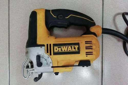 Электролобзик Dewalt DW343-KS
