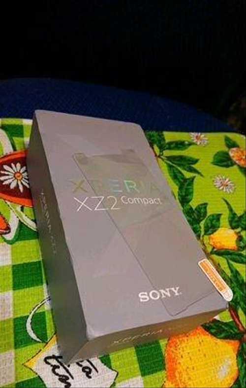 Защитное стекло на Sony Z5 Compact и XZ2 Compact