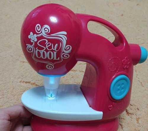 Детская швейная машинка Sew cool
