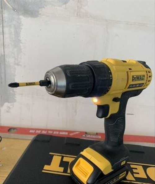 Шуруповерт dewalt dcd734