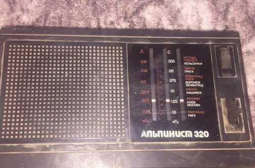 Советский радиоприемник Альпинист-320
