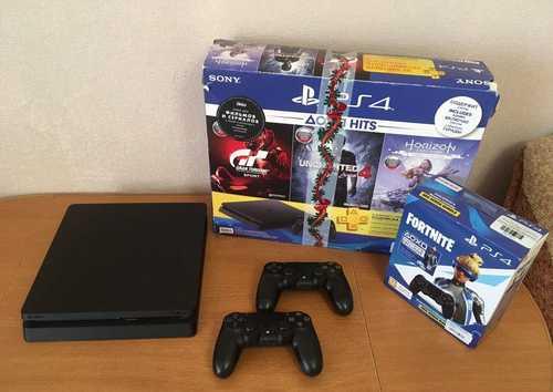 PlayStation 4 Slim + топовые игры (торг)