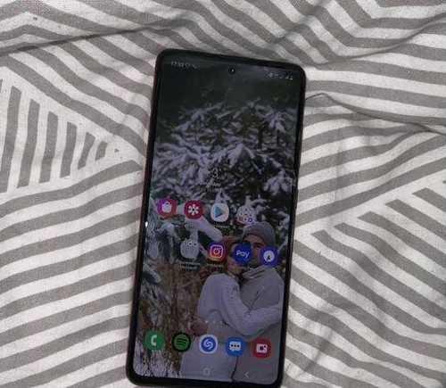 Samsung galaxy A51 128gb с чехлами торг