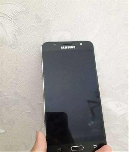 Телефон Samsung J7 2016