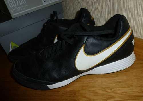 Бутсы Nike р.41,5
