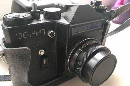 Плёночный зеркальный фотоаппарат Зенит EM / Zenit