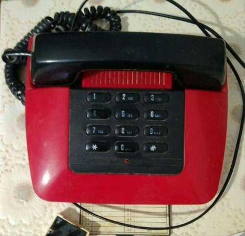 Продаю телефон проводной кнопочный1990г