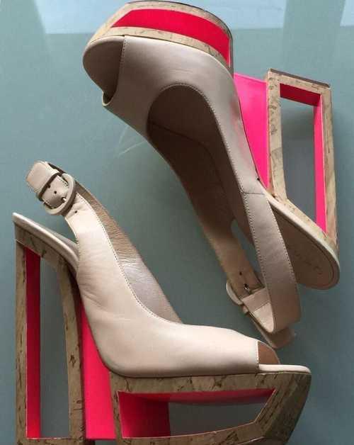 Открытые туфли Casadei