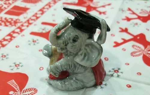 Слон учёный статуэтка