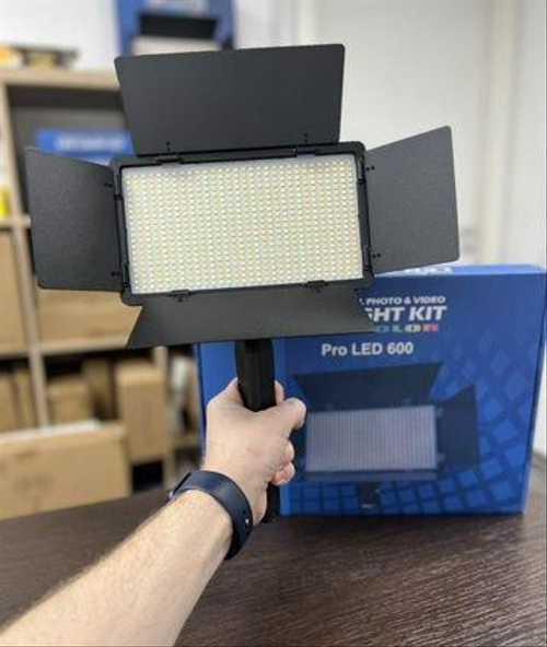 Видеосвет 600 Light Kit с 2 штативами