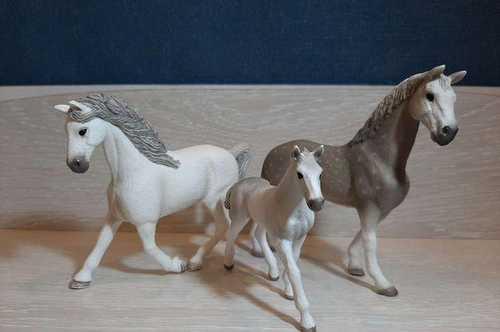 Schleich шляйх голштинские лошади фигурки