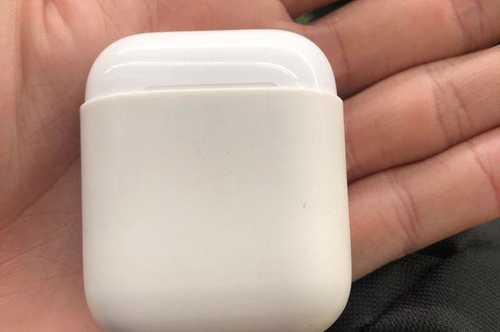 Наушник и кейс apple airpods 2