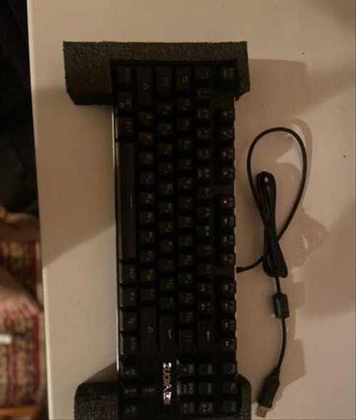 Механическая клавиатура с RGB подсветкой