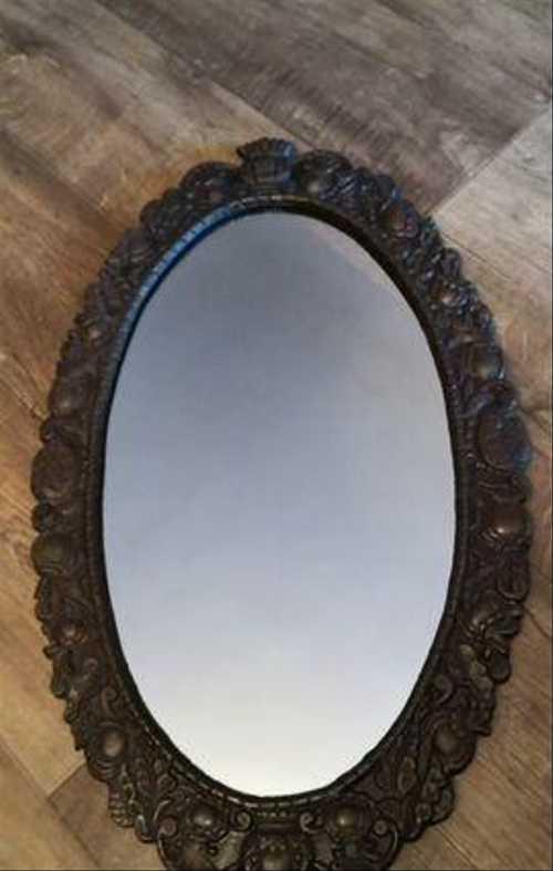 Зеркало в бронзовой раме