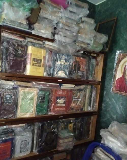Полка книжная
