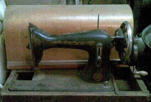 Подольская ручная швейная машина с футляром